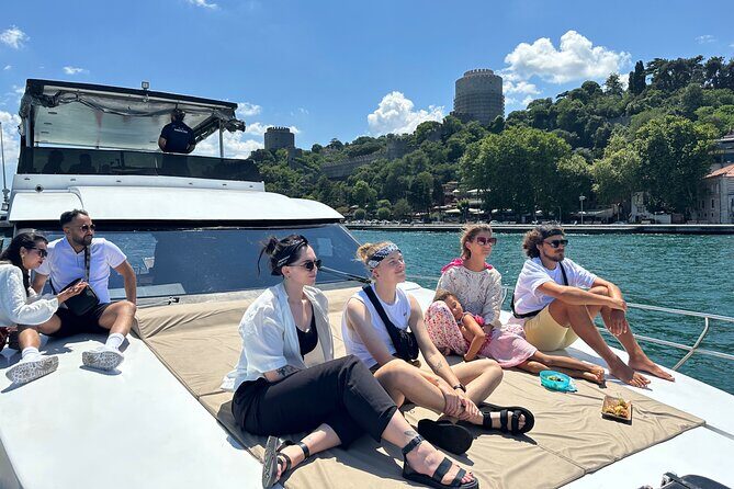 Small-Group 2 Hours Bosphorus Luxury Yacht Cruise in Istanbul - Discovering the Itinerary: What You’ll See and Experience