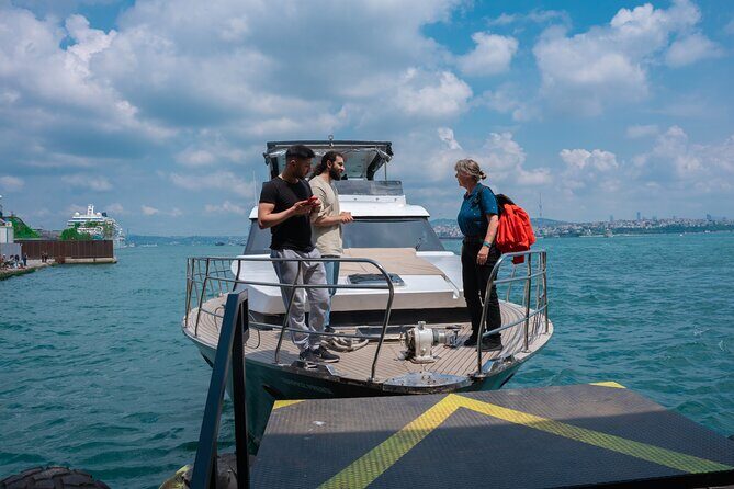 Small-Group 2 Hours Bosphorus Luxury Yacht Cruise in Istanbul - Why This Tour Works (and Who It’s For)