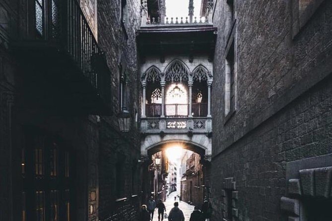 Small Group Barcelona Walking Tour, Flamenco Show & Tapas Dinner - Detailed Breakdown of the Itinerary