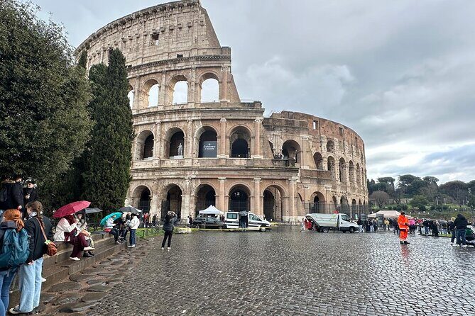 Small Group Guided Tour Of Colosseum, Roman Forum & Palatine Hill - Detailing the Itinerary: What to Expect at Each Stop