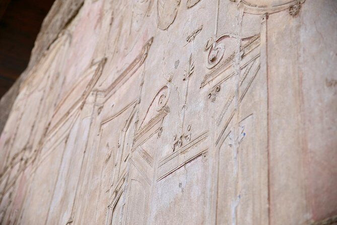 Small Group Guided Walking Tour of Ancient Pompeii Highlights - Discovering Pompeii: What to Expect from the Tour