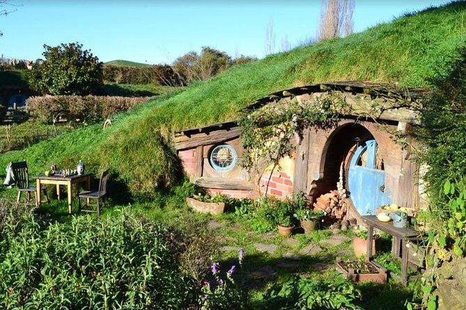 Small-Group Hobbiton and Waitomo Day Tour with Lunch from Auckland - The Sum Up
