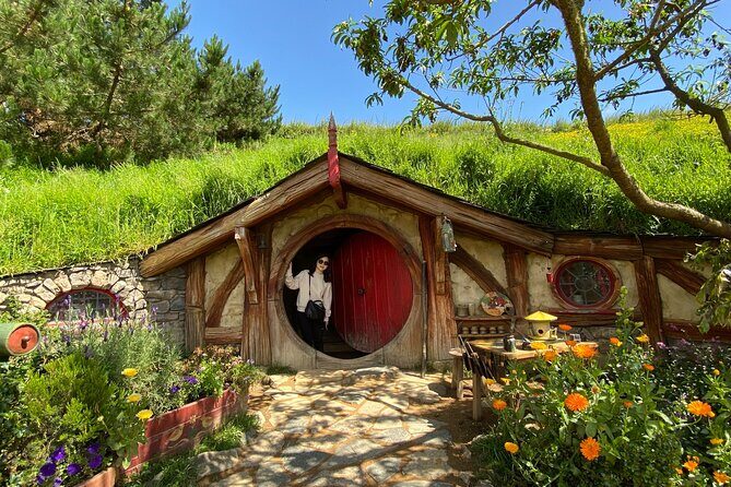 Small Group Hobbiton Movie Set from Tauranga - The Itinerary in Detail