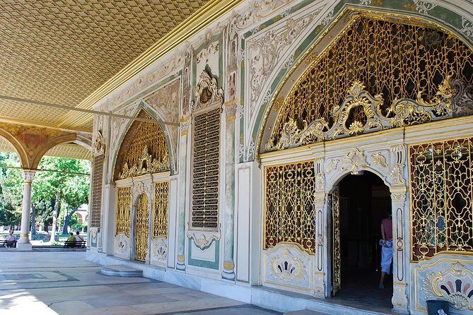 Small Group Istanbul Full-Day Shore Excursion: Hagia Sophia, Topkapi Palace, Blue Mosque, Hippodrome and Grand Bazaar - FAQ