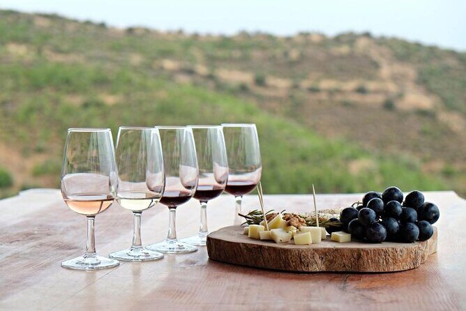Small Group Local Wine Tasting Tour In Santorini - Key Points