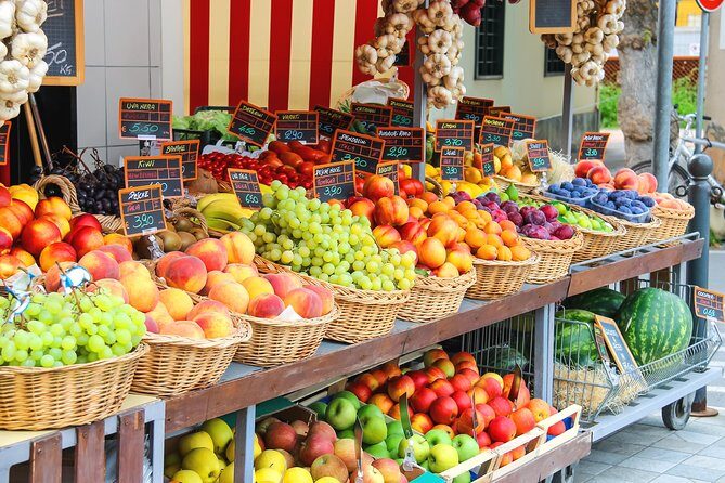 Small Group Market tour and Dining Experience at a Cesarina's home in Brindisi - Who Should Consider This Experience?  