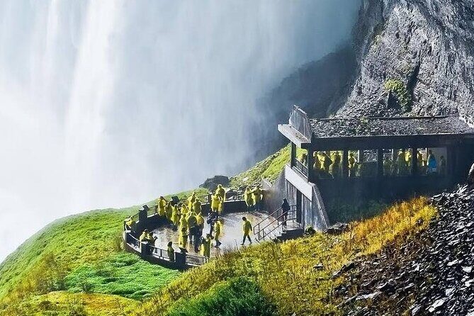 Small Group Niagara Falls Day Tour from Toronto with Boat cruise - FAQs