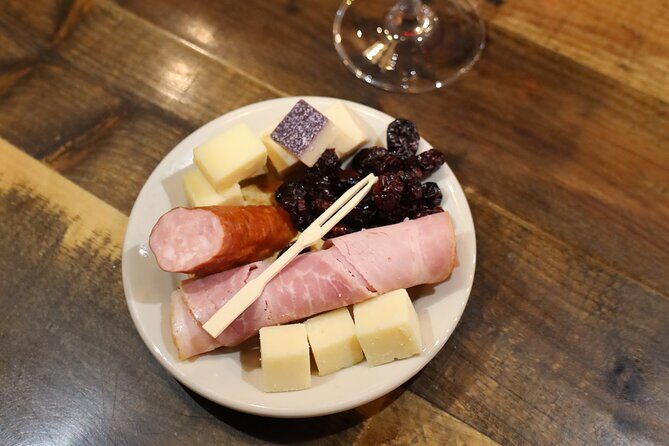 Small Group Niagara-on-the-Lake Wine Tasting Tour - Practical Tips for Travelers