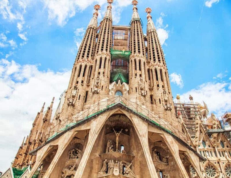 Small-Group Sagrada Familia Fully Guided Tour - FAQs
