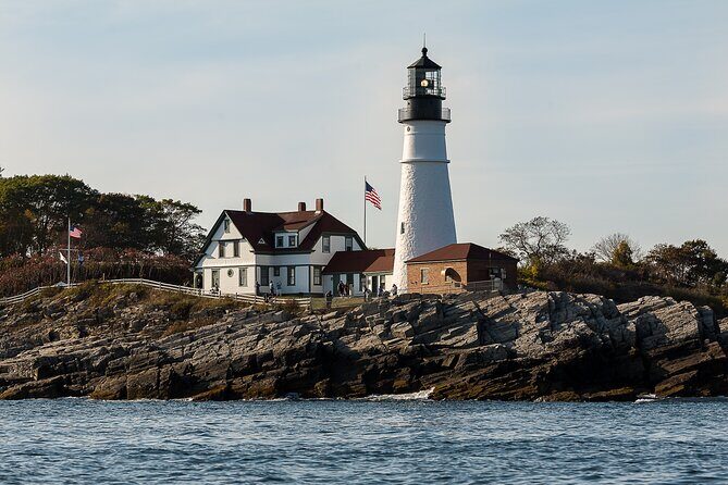 Small Group Scenic Lighthouse Boat Cruise With Local Drinks - An in-depth look at the Portland lighthouse boat cruise