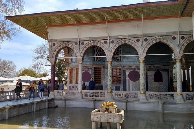Small-Group Topkapi Palace and Harem Tour with Tickets - Authentic Insights from Reviewers