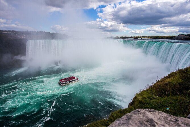 Small Group Toronto to Niagara Falls Tour with Pickup - An In-Depth Look at the Tour Experience