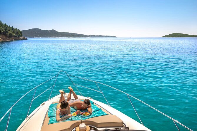 Small group tour by premium yacht to Elaphite Islands - The Experience: Group Size, Timing, and Comfort