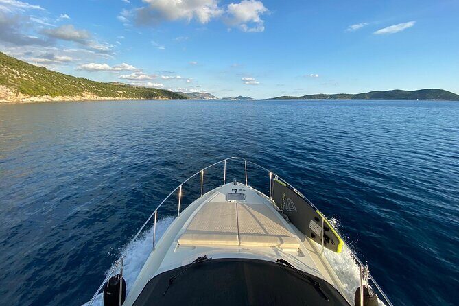 Small group tour by premium yacht to Elaphite Islands - The Sum Up