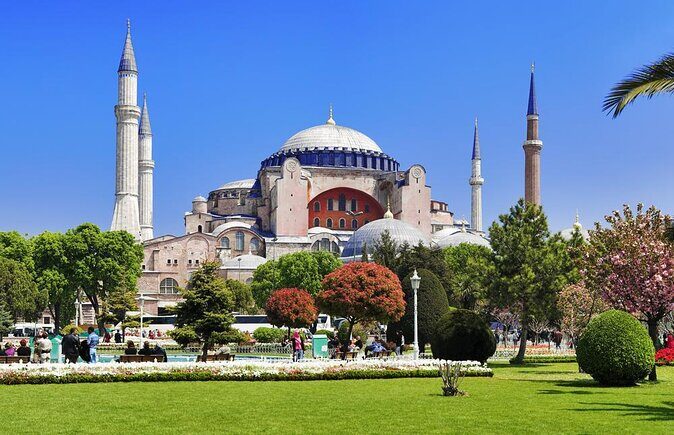 Small Group Tour: Hagia Sophia, Basilica Cistern, Blue Mosque and Grand Bazaar - Key Points