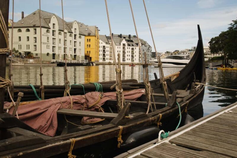 Small Group Tour in Ålesund: Art Nouveau, Sea Views & Insider Tips - Key Points