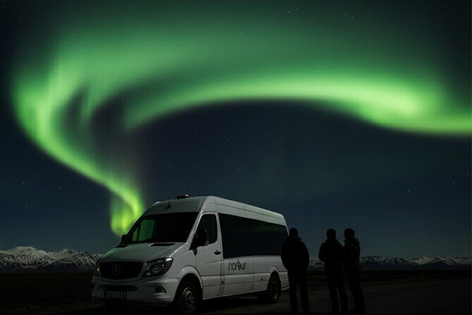 Small-Group Tour: Northern Lights with Photos & Hot Chocolate - Key Points