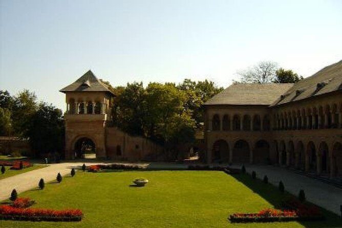 Small Group Tour to Mogosoaia Palace and Snagov Monastery - Who Is This Tour Best For?