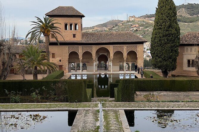 Small group visit to the Alhambra with tickets included - Exploring the Itinerary in Detail