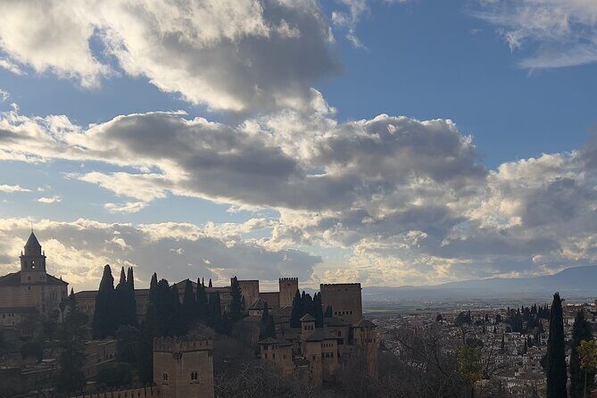 Small group visit to the Alhambra with tickets included - The Sum Up
