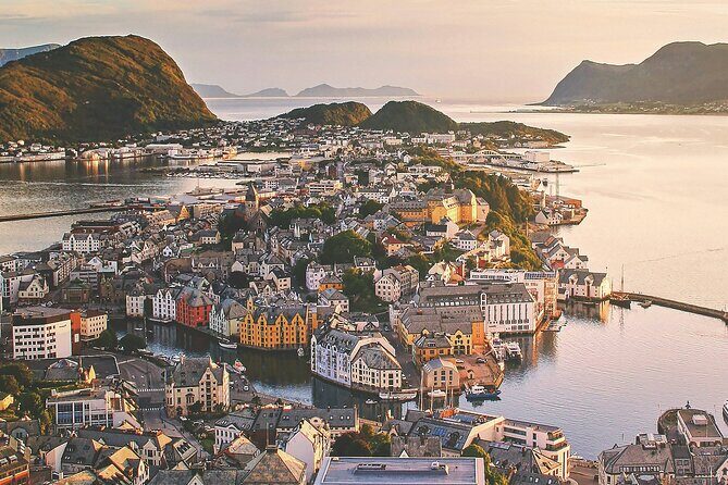 Small-Group Walk in Ålesund: Art Nouveau & Insider Tips - Key Points