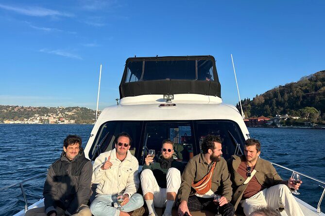 Small Group Yacht Tour With Unlimited Wine, Fruits & Mixed Nuts - FAQ