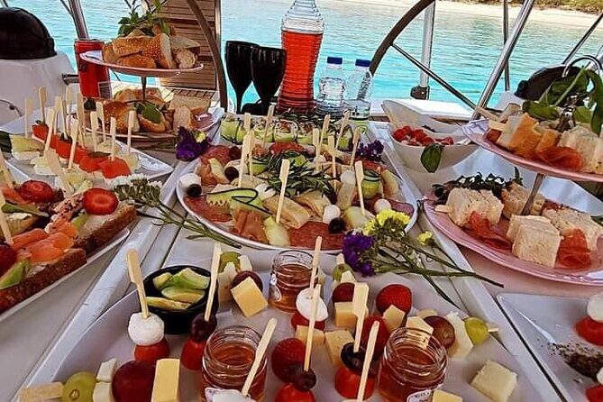 Small group,pass by Delos,swim in Rhenia,snap LVenice, free trans - FAQ