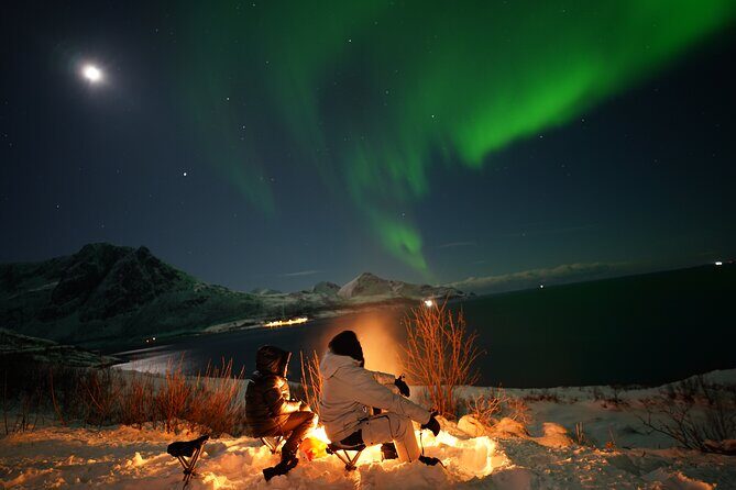 Small Northern Lights Tour Max 8 Guests Pickup and Photography - Real Experiences from Travelers