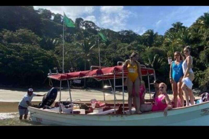 Snorkel to Playa del Toro departing from Sayulita : day at the beach