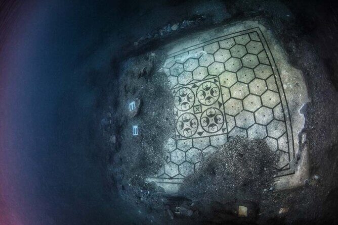 Snorkeling in the Bay Submerged Park - The Guides: Knowledgeful and Attentive