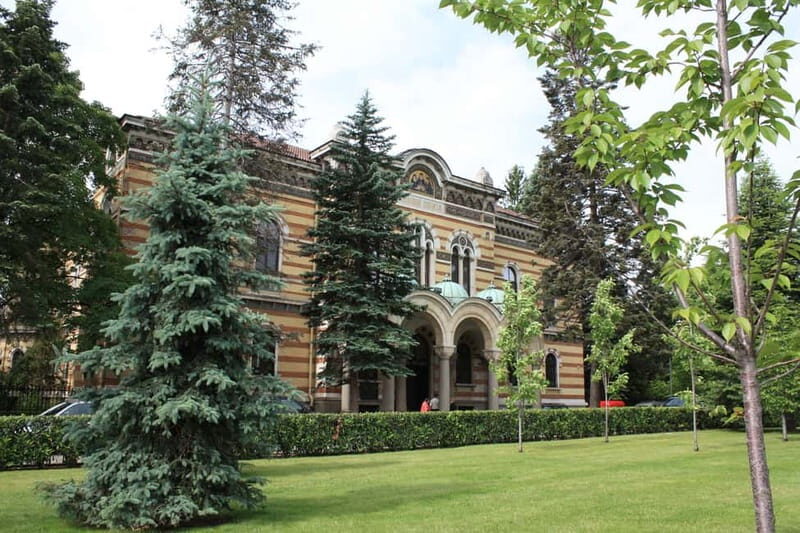 Sofia: Communist History Walking Tour - The Luxe and the Legacy: TZUM and Prince Alexander of Battenberg Square