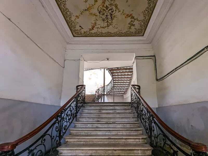 Sololaki - Urban Legends Walk of Bourgeoisie & Haunted Flats - The Haunted House and Other Surprises