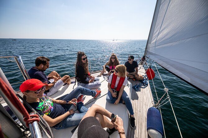 Sopot Yacht Cruise Around the Bay with Welcome Drink - Key Points