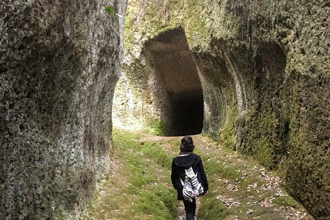 Sorano: its wonders, The Vie Cave and wine cellars - Frequently Asked Questions