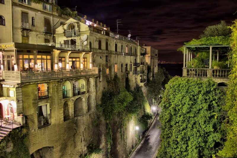 Sorrento by night... with a tasty surprise - Discovering Sorrento by Night: What to Expect