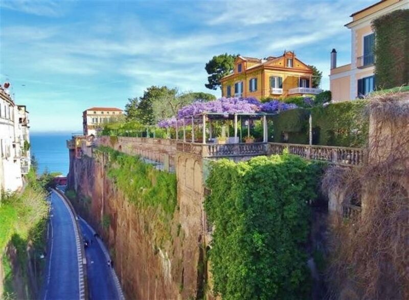 Sorrento: Guided Walking Tour & Limoncello Tasting - Delving into Art and Local Crafts