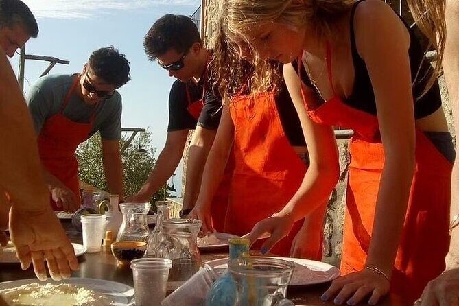 Sorrento Pizza Class with Wine, Limoncello and Transfer Included - FAQ