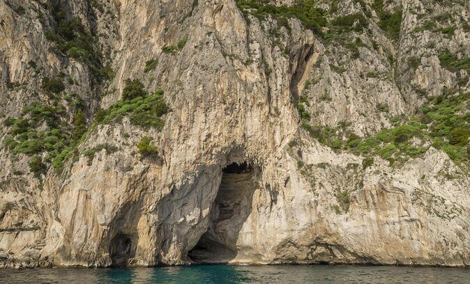 Sorrento to Capri: Small Group Boat Tour with Blue Grotto - Key Points