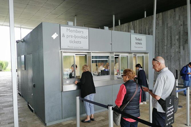 Southampton Cruise Term/ Hotel to London with Stopovers at Stonehenge & Windsor - A Review of the Southampton Cruise Term to London with Stopovers at Stonehenge & Windsor