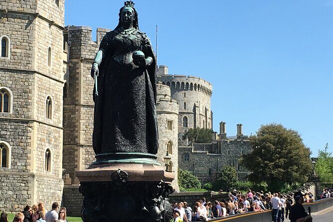Southampton to Heathrow Airport Via Windsor Castle - Seamless Transfer with a Personal Touch