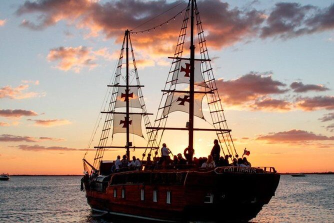 Spanish Galleon in Cancún - Romantic Lobster Dinner Cruise & Live Saxophone - Practical Details