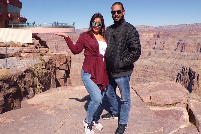 Spanish Grand Canyon Tour with Skywalk Access and Lunch - What Makes This Tour Special?