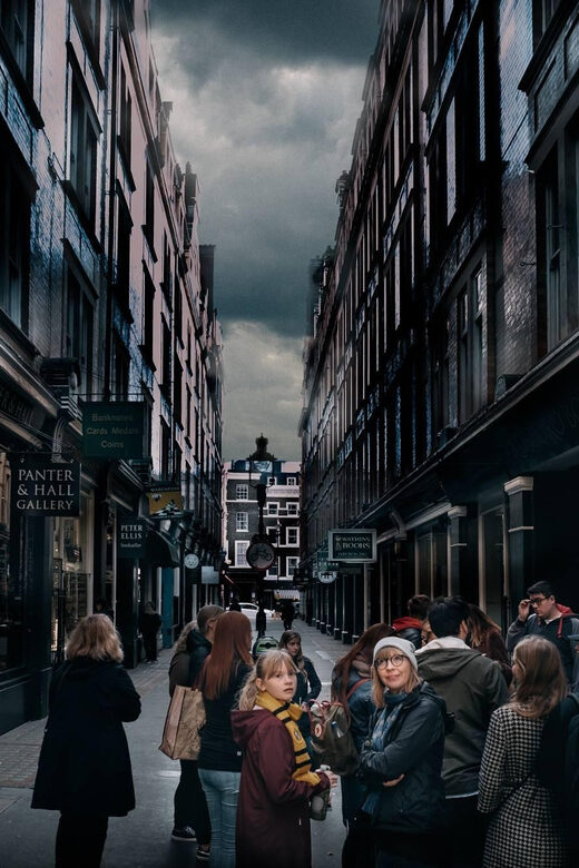 Spanish Language : Original Harry Potter Walking Tour - Key Points