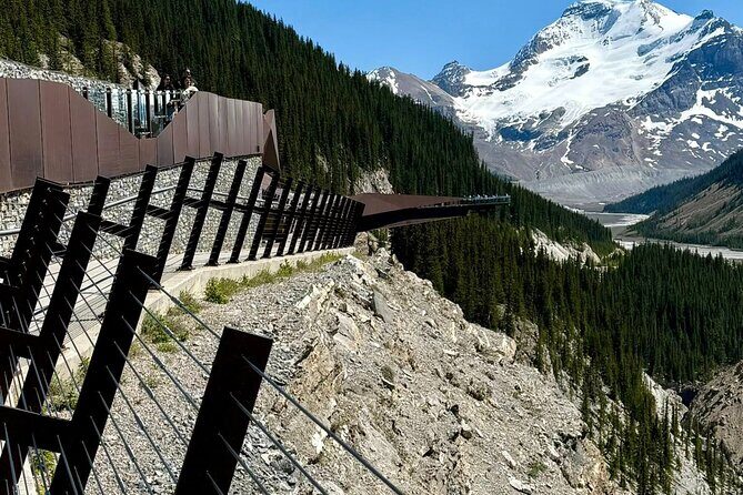 Spanish Private Tour to Columbia Icefields from Calgary - An In-Depth Look at the Tour
