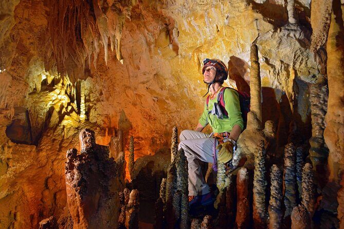 Speleology, Exploration inside a secret cave - Key Points