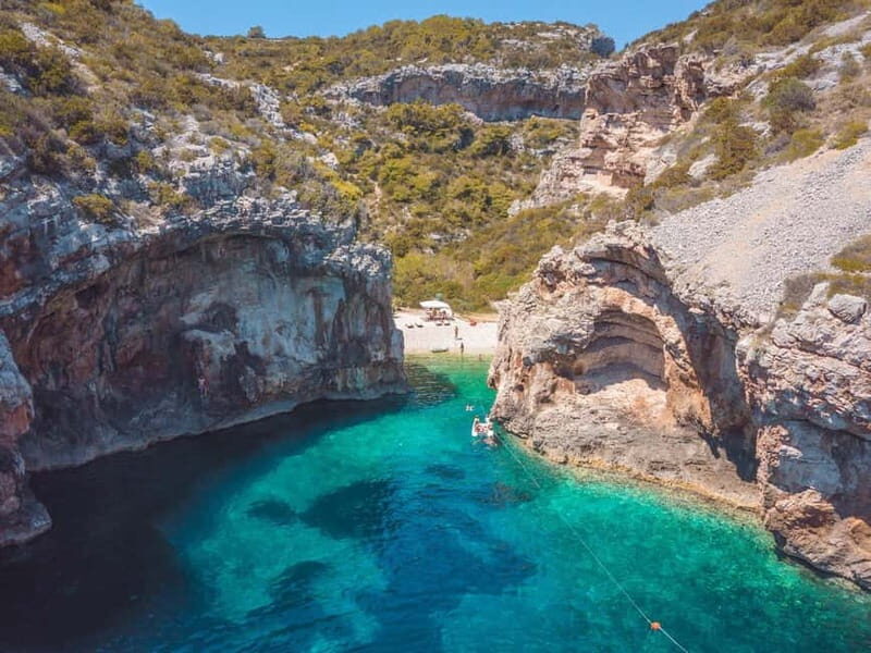 Split: Boat Tour to Blue Cave, Vis, Blue Lagoon, Hvar, Bra - FAQ