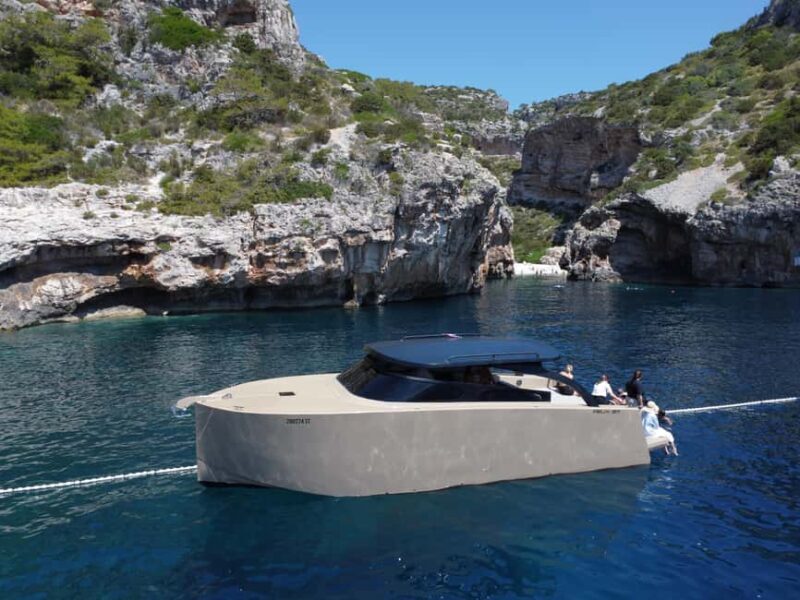 Split: Full-Day 4 Islands Tour by Luxury Boat - Key Points