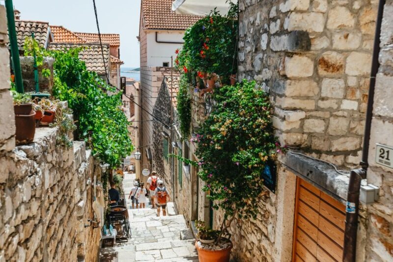 Split: Hvar, Pakleni, Bra & olta All-inclusive Tour - FAQ
