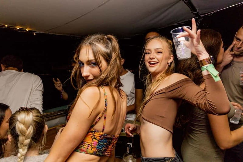 Split: Night Boat Party with DJ, Free Shots & After-Party - An In-Depth Look at the Split Night Boat Party