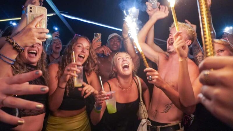 Split: Night Boat Party with DJ, Free Shots & After-Party - The Sum Up